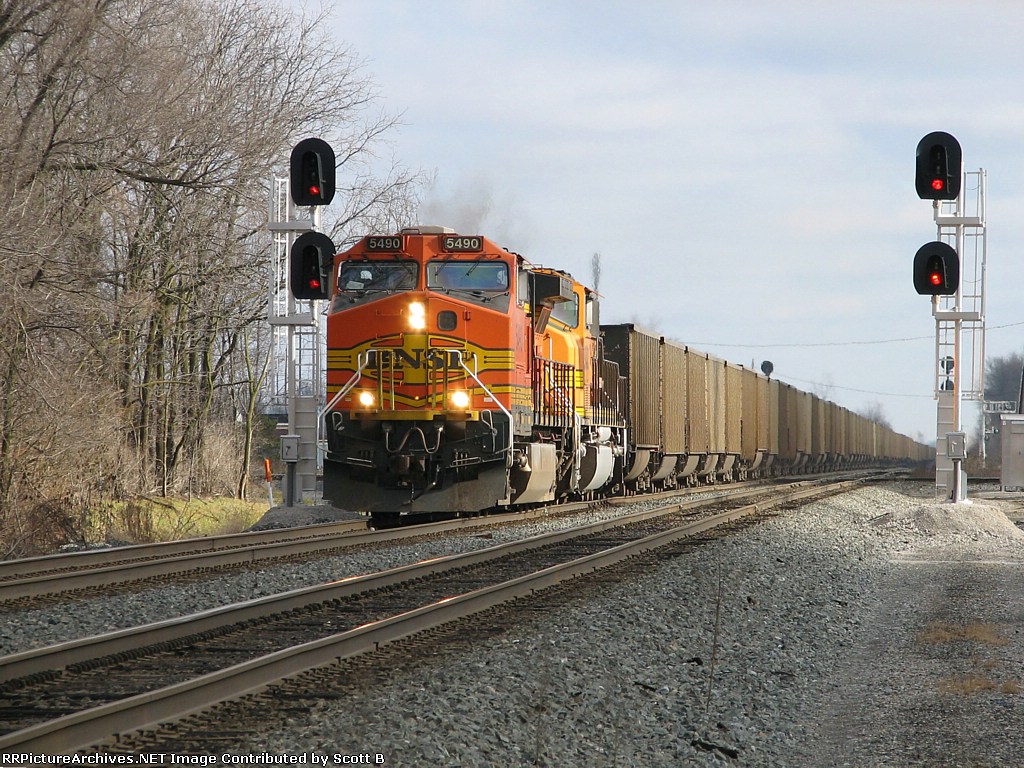 BNSF 5490 681 12:15 pm splitting the signals